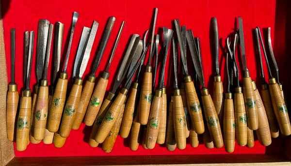 Beautiful Set of 37 HENRY TAYLOR Carving Chisels - 112513 - AS OF AUG ...