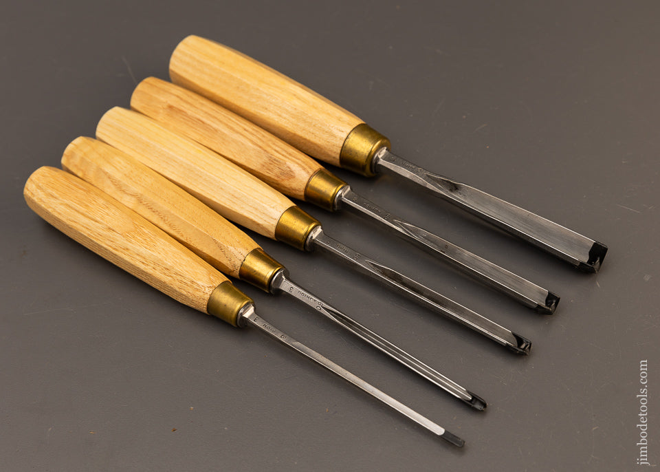 Mint Set of 5 AURIOU CHRIS PYE Carving Tools - 110856 – Jim Bode Tools